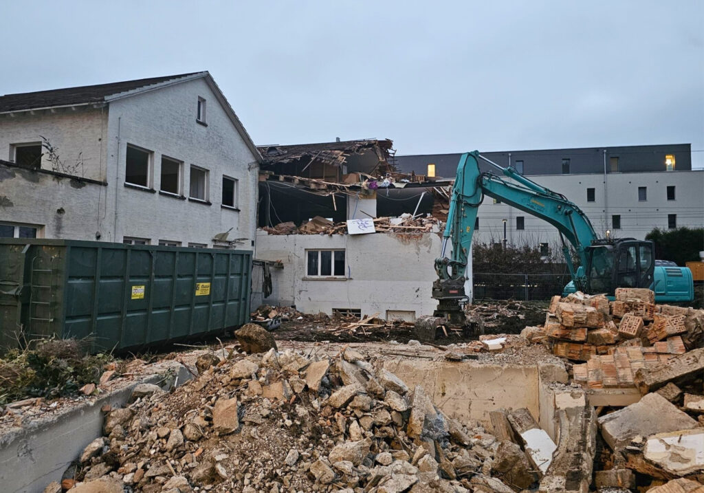 TB - Nebikon- 83232 - Egolzwilerstrasse 6, Abbrauch Gleis 4 – Arnet Bau
